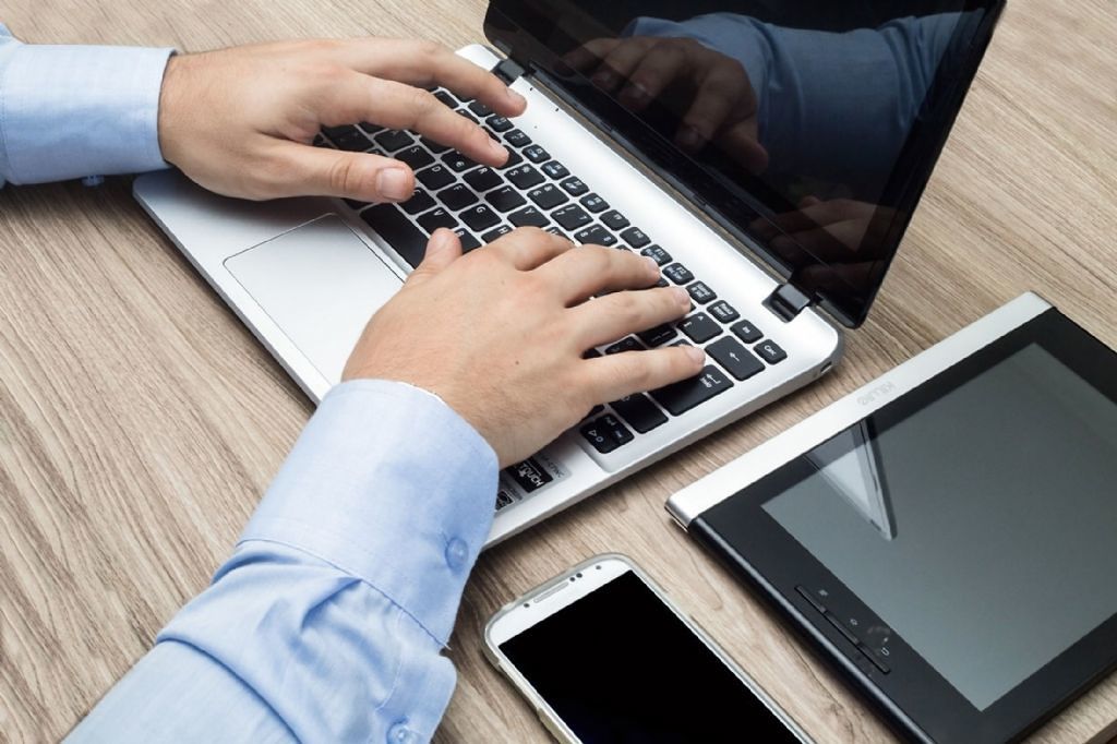 Rinvenuti quattro notebook dalla polizia: fanno parte dei 21 rubati in ...