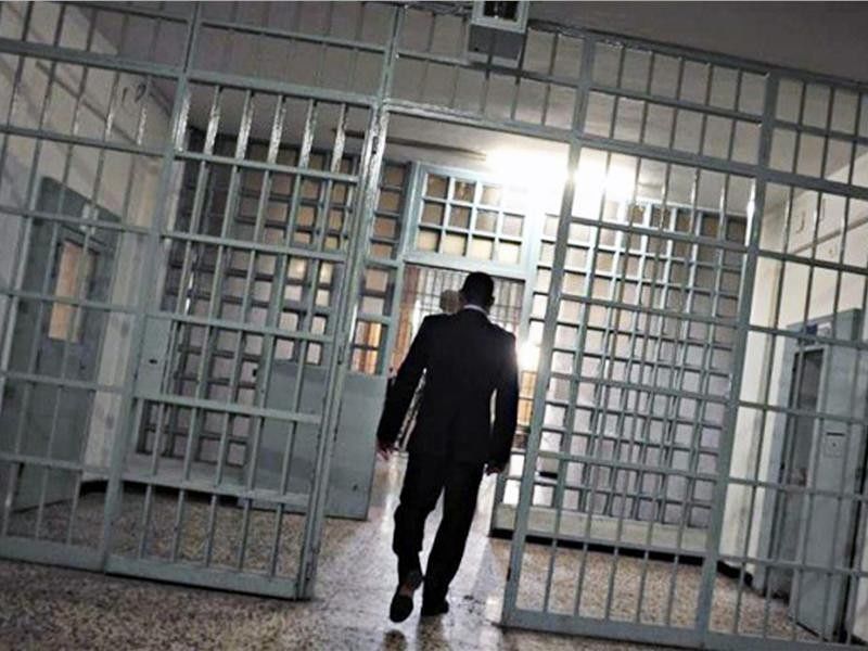 Due cellulari nascosti nei pacchi per i parenti carcerati intercettati ...