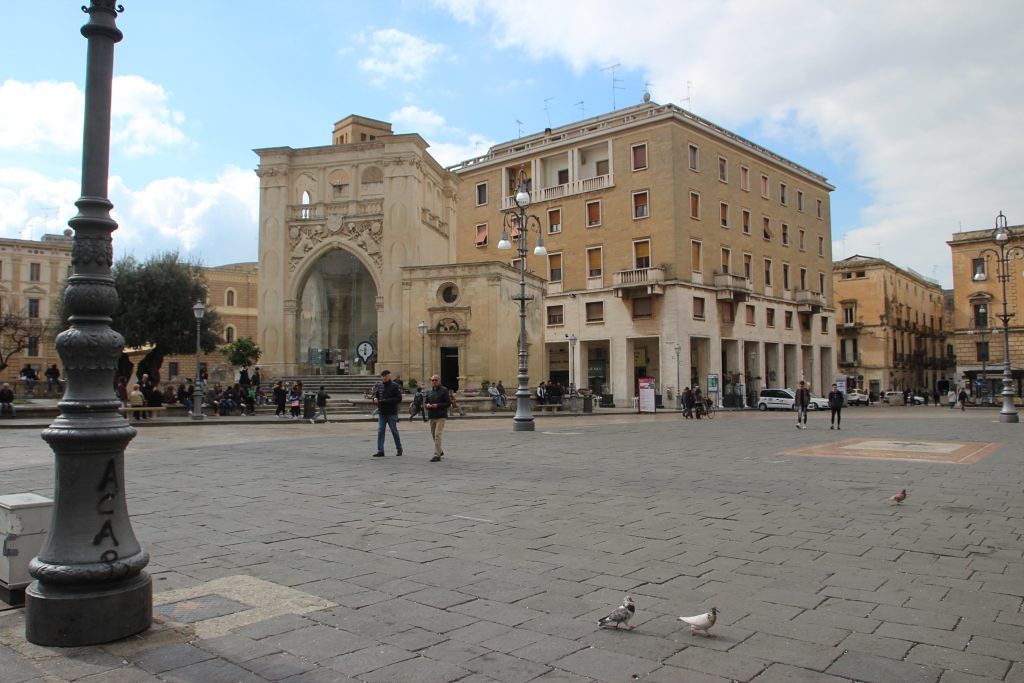 Tour a Lecce, tra piazza Sant'Oronzo e piazza Mazzini