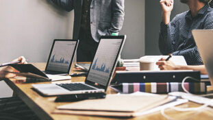 Il digitale moderno: logica dei dati e modelli probabilistici - Leccenews24