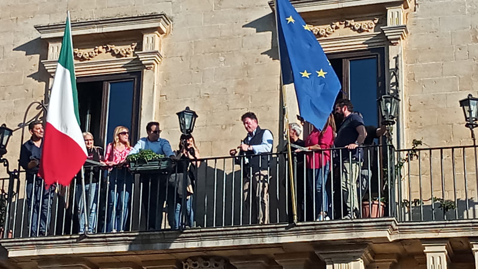 Scorrano, dopo il Commissariamento i cittadini scelgono Mario ...