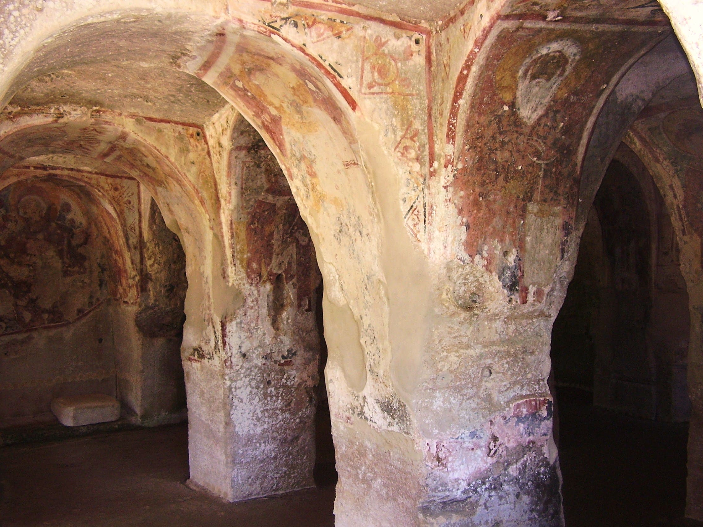 La chiesa rupestre dei Santi Stefani, un libro di arte da leggere a Vaste - Leccenews24