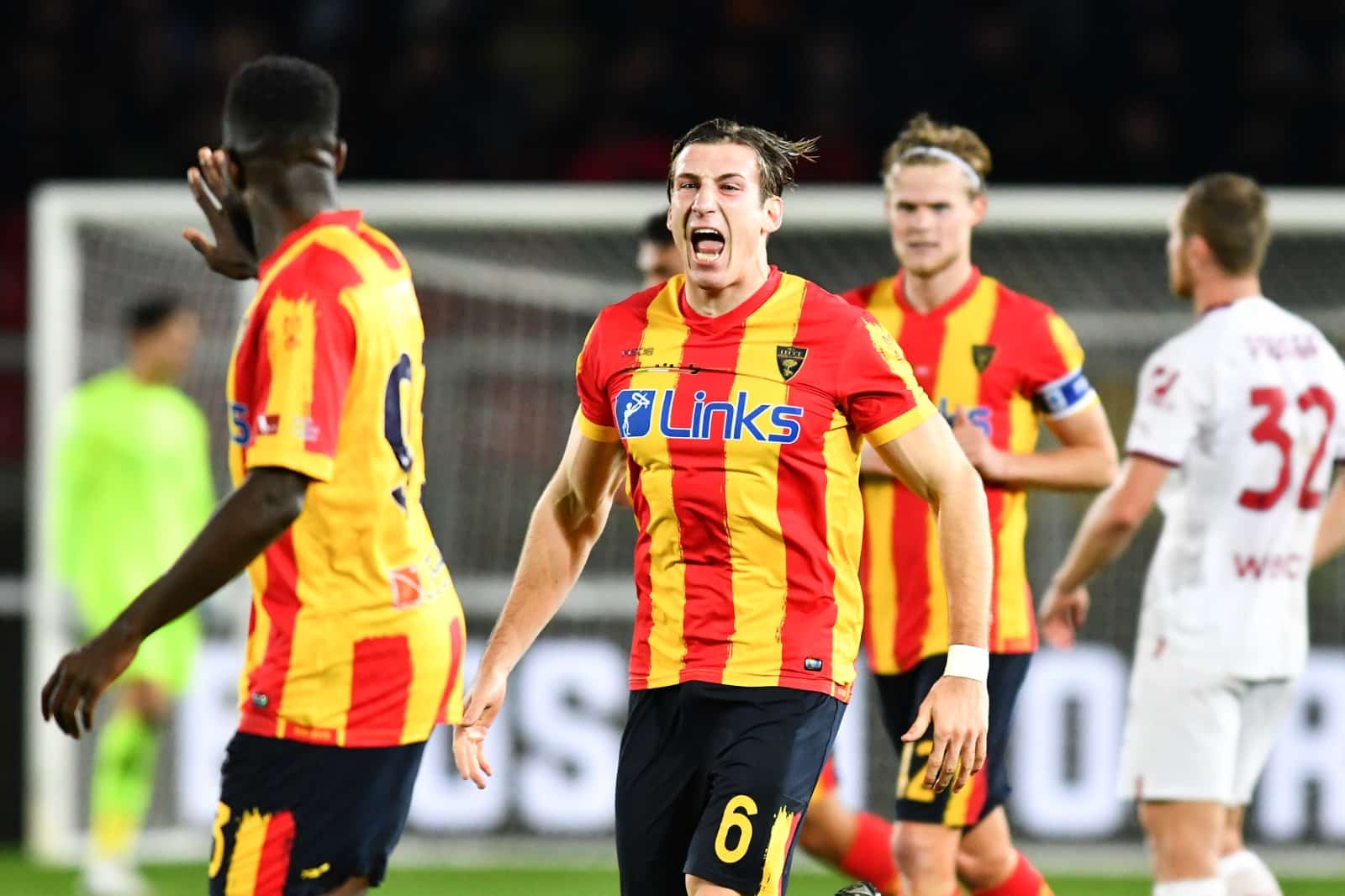 Baschirotto in Nazionale. Mancini convoca il difensore del Lecce per la ...