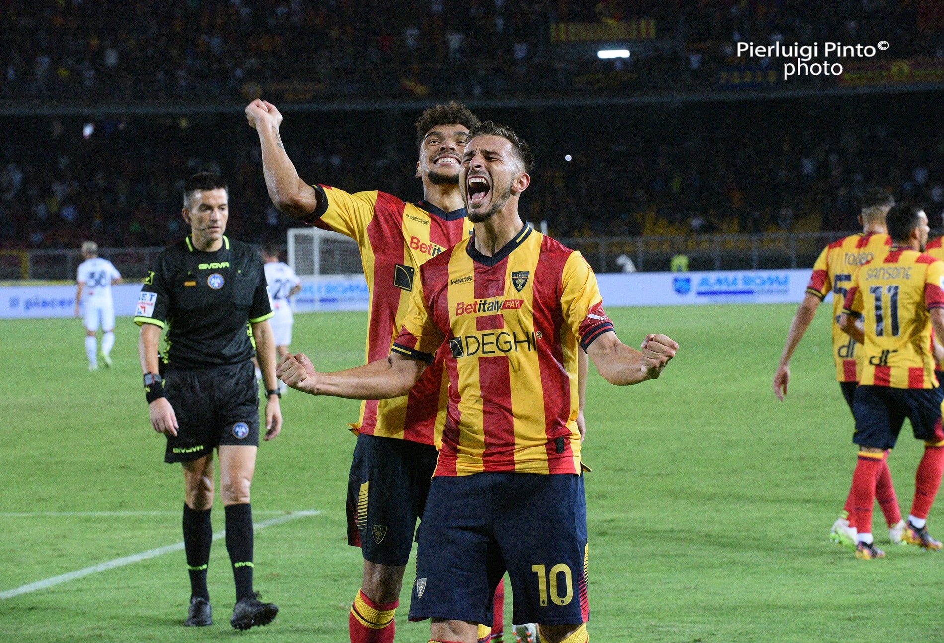 Hellas Verona-Lecce 2-2, Oudin e Gonzalez non bastano. Giallorossi ...