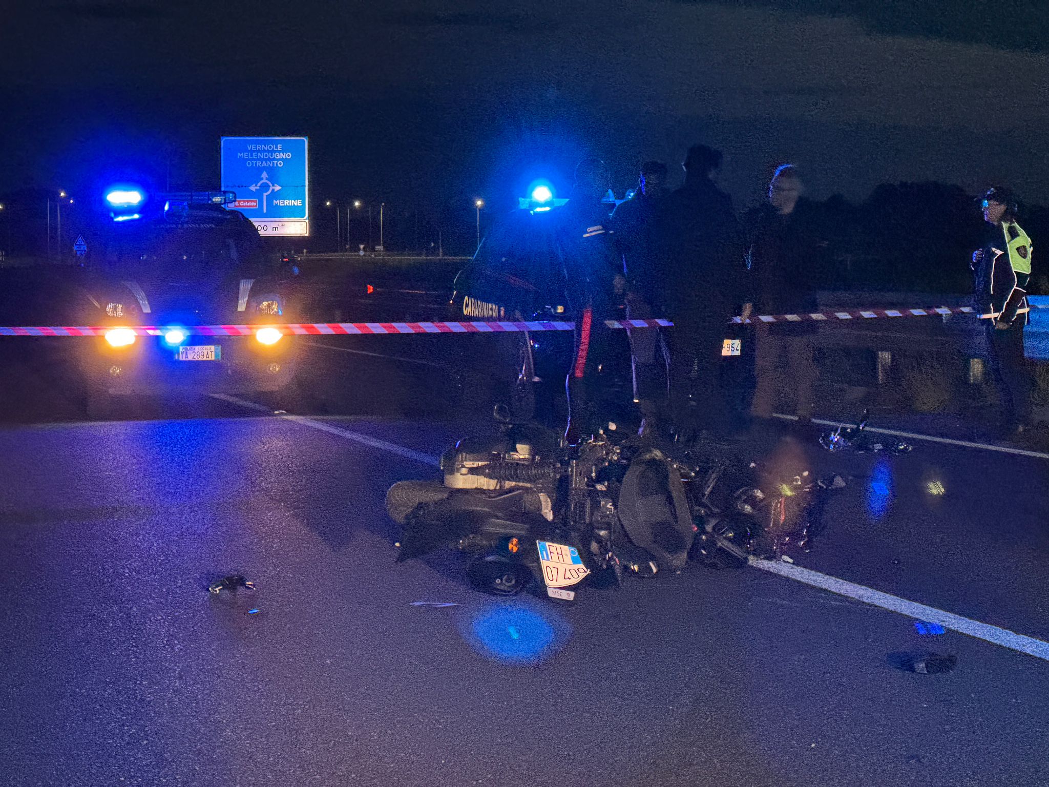 Scontro tra scooter e furgone sulla Lecce-Merine, perde la vita un uomo ...