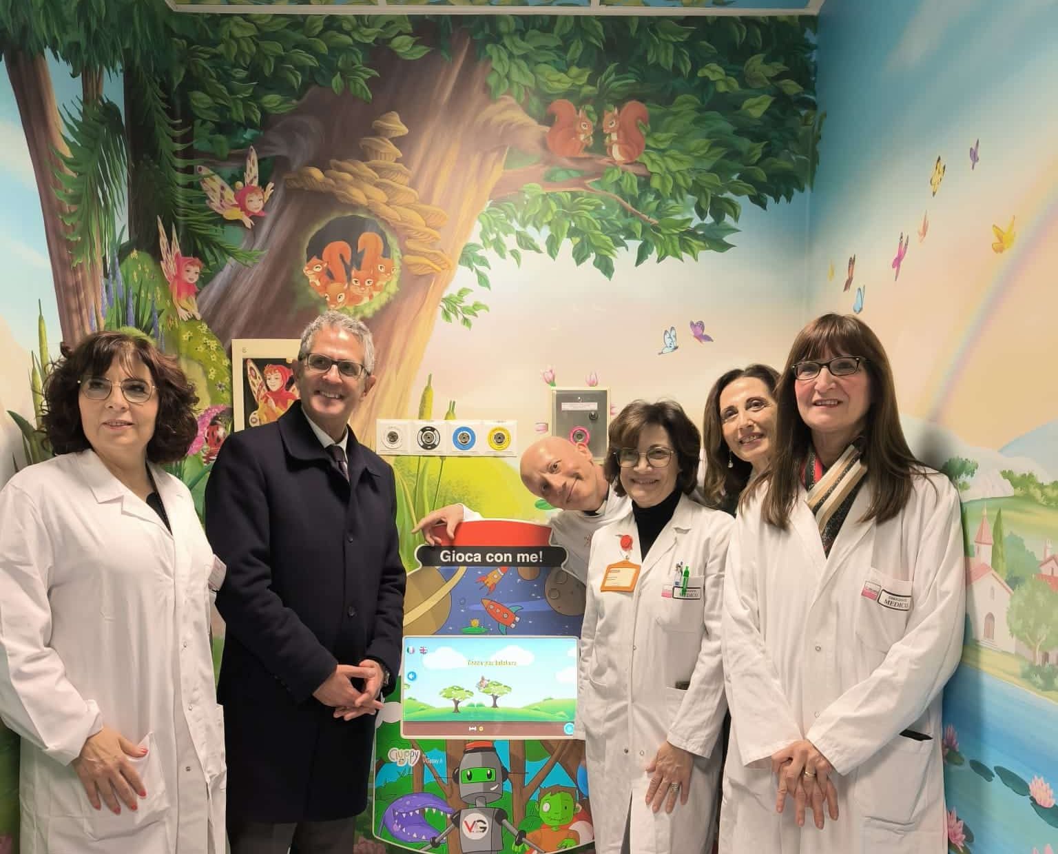 Consegnata un’umanizzazione pittorica della Sala di attesa della ...